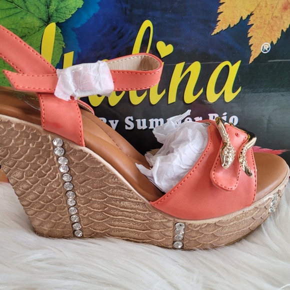 Italina | Shoes | Nib Super Cute Italian By Summer Rio Coral Snake ...